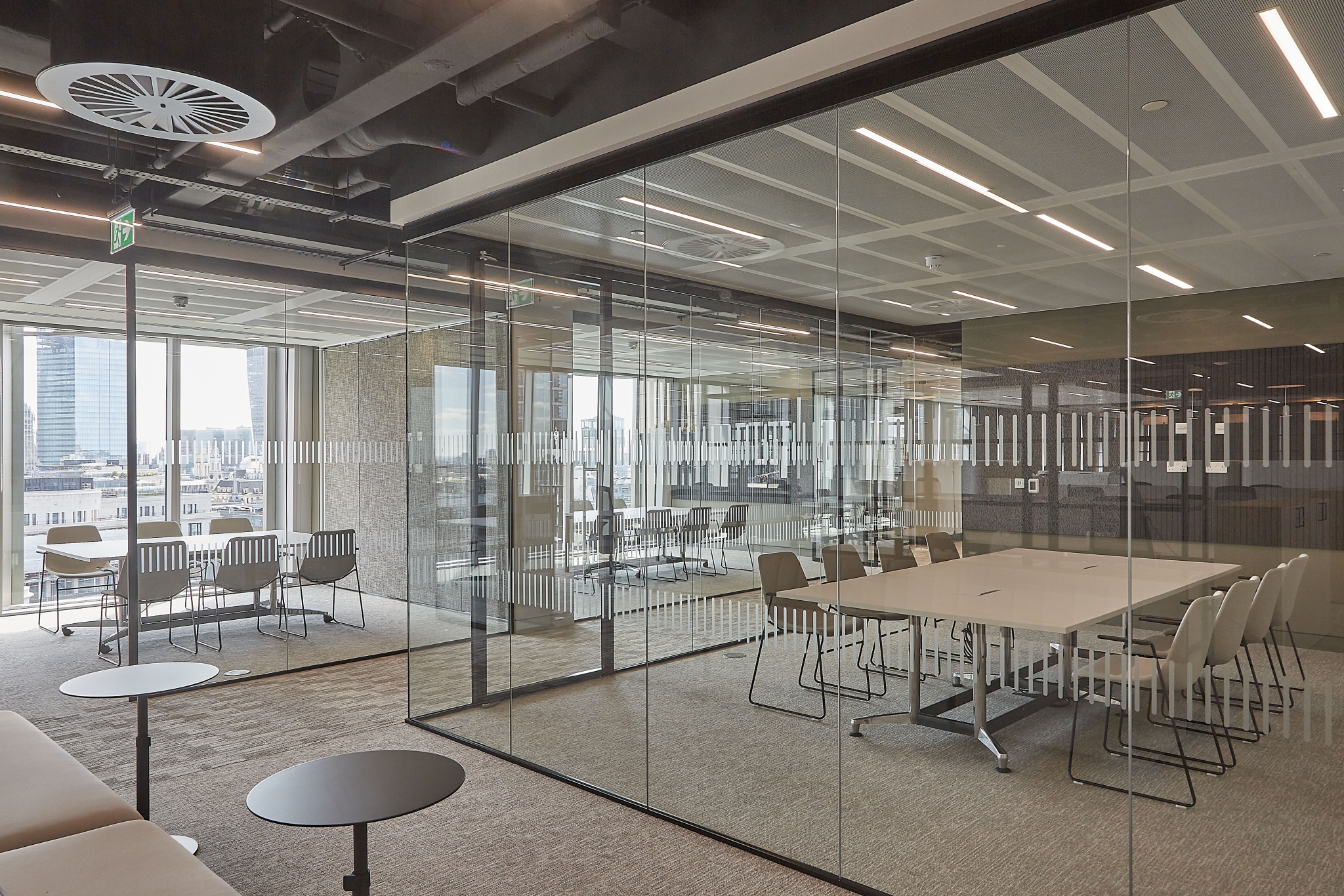 Deka Immobilien: A Seamless Office Transformation in 19 Weeks - Parkeray